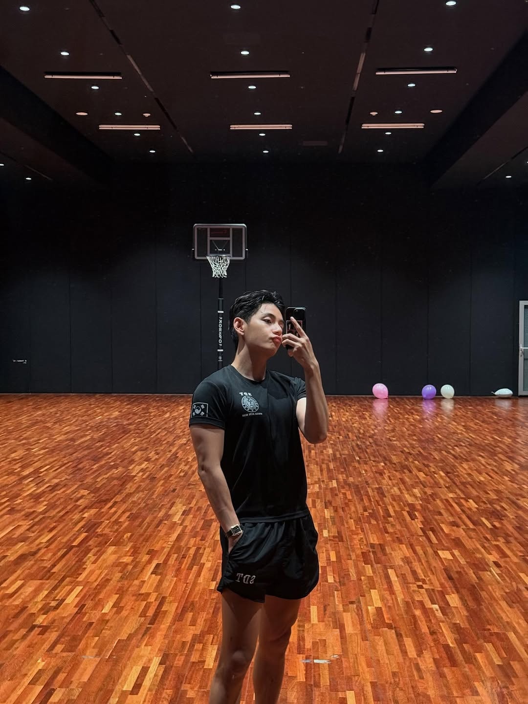 BTS Community Post - Tae arrasando com sempre lindo , maravilhoso e ...