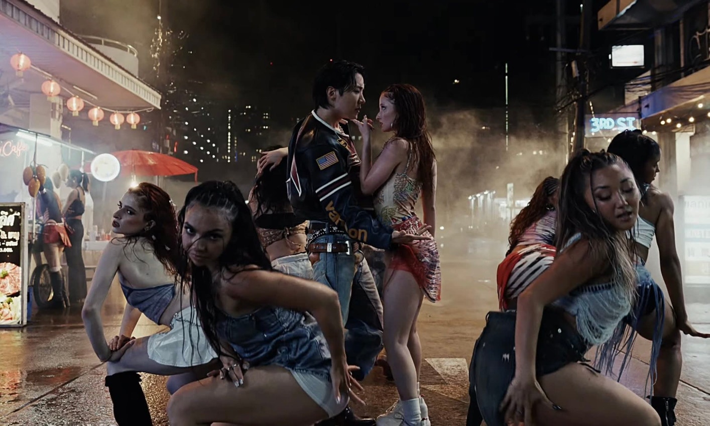 BTS Community Post - Killin it girl 🔥🔥