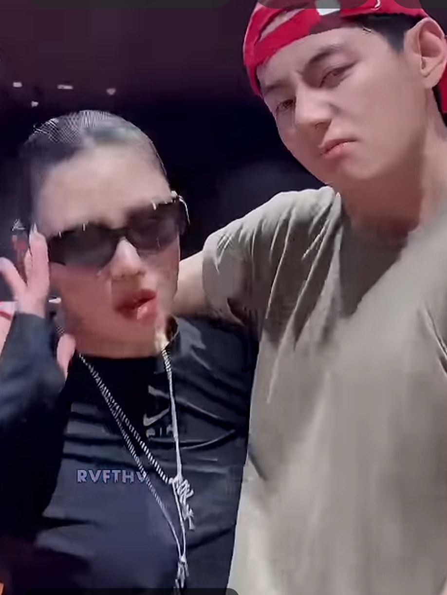 BTS Community Post - ...hhhh 😐😐😐ok! i'm not jeolus🥲 what happen why are u doing this?🫠