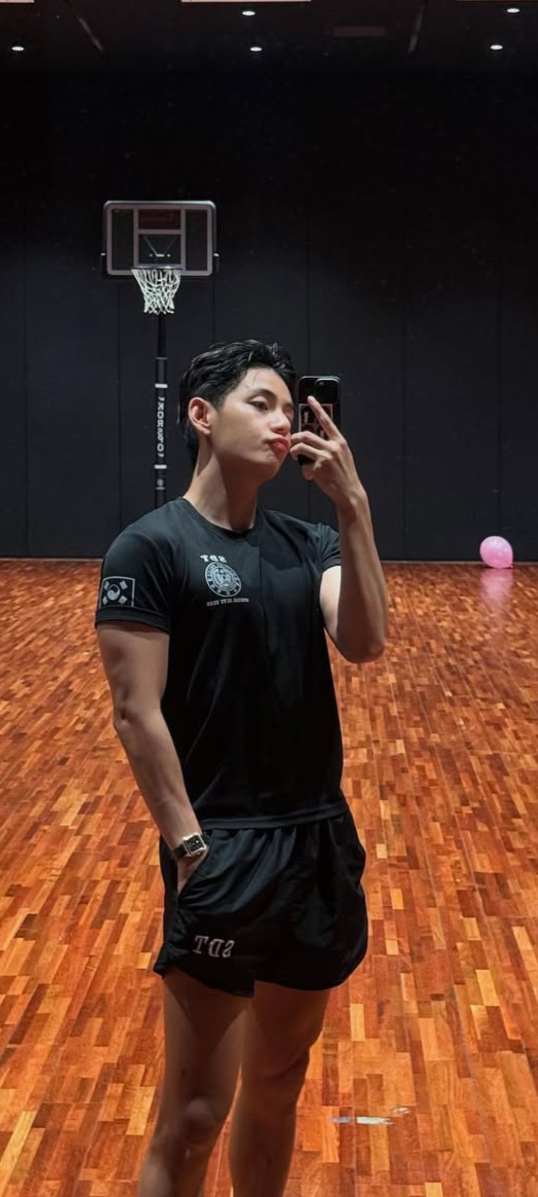 BTS Community Post - body = sigma😈💀 face = Awwwhhhhhhhhhhh🥹🤏