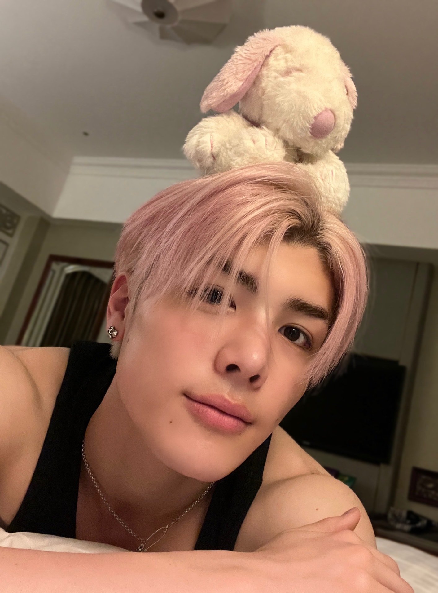 &TEAM Community Post - matching hair colors 🩷🩷 - MAKI