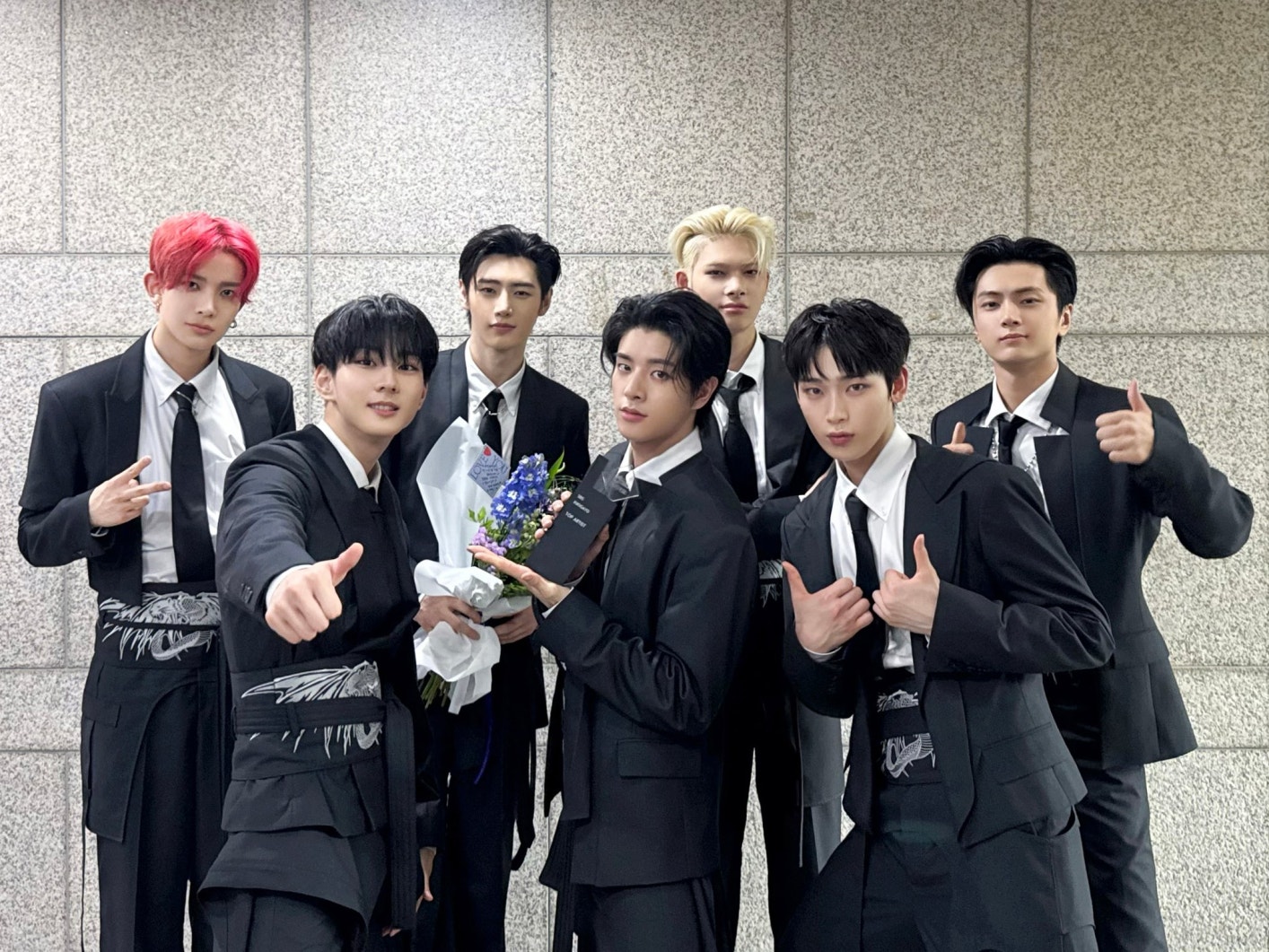 ENHYPEN Community Post - another win for Enhypen, so proud of everyone ...