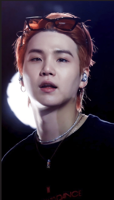 BTS Community Post - #Dear_Suga_from_ARMY Hi Suga, D-4 "BORAHAE!!!"💜💜💜💜💜💜💜 "We are waiting"!!!💜🥰 ...