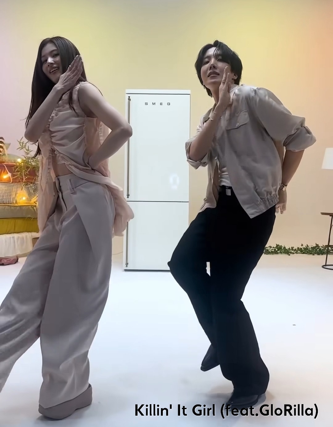 BTS Community Post - ホビが出演した🐿📺 『サナの冷蔵庫インタビュー』 ぜひ見てほしい.ᐟ.ᐟ.ᐟ もうカワイイが詰まり ...