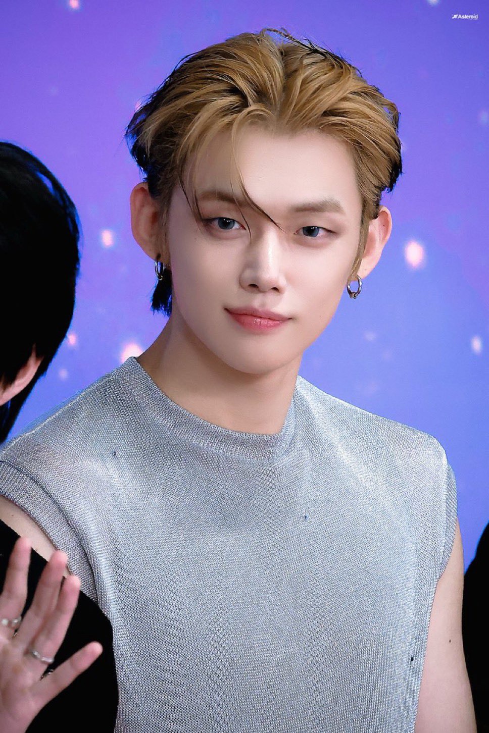 TOMORROW X TOGETHER Community Post