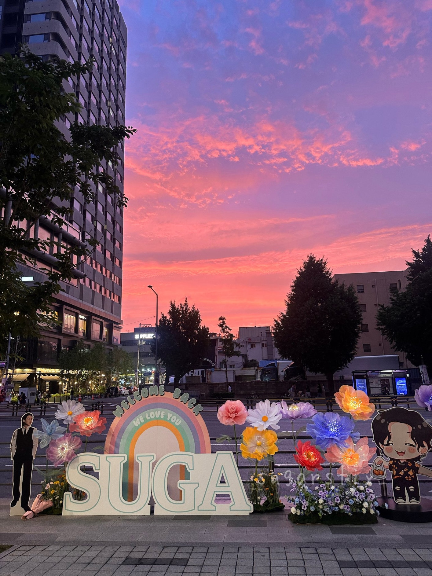 BTS Community Post - On arrival of yoonghi, even sky became purple ...