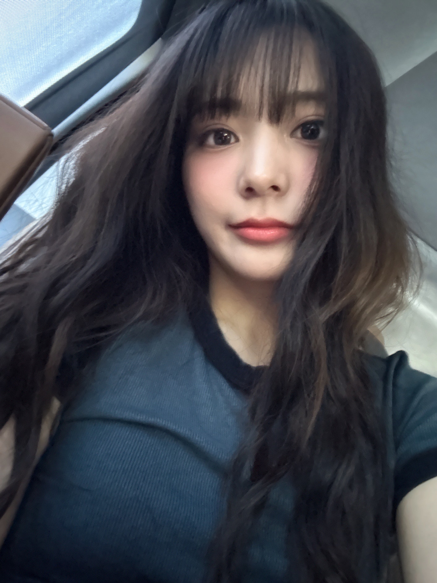 QWER Community Post - 미니 3집 난네온불 첫 팬싸인회 영통회 너무 고마웠어요💚 감동도 많이 받기도 했구... 또 이렇게 오랜만에 사인회하니까 행복 충전 ...