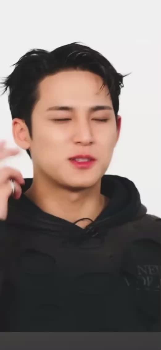 SEVENTEEN Community Post - Kim Mingyu, Master of impression.