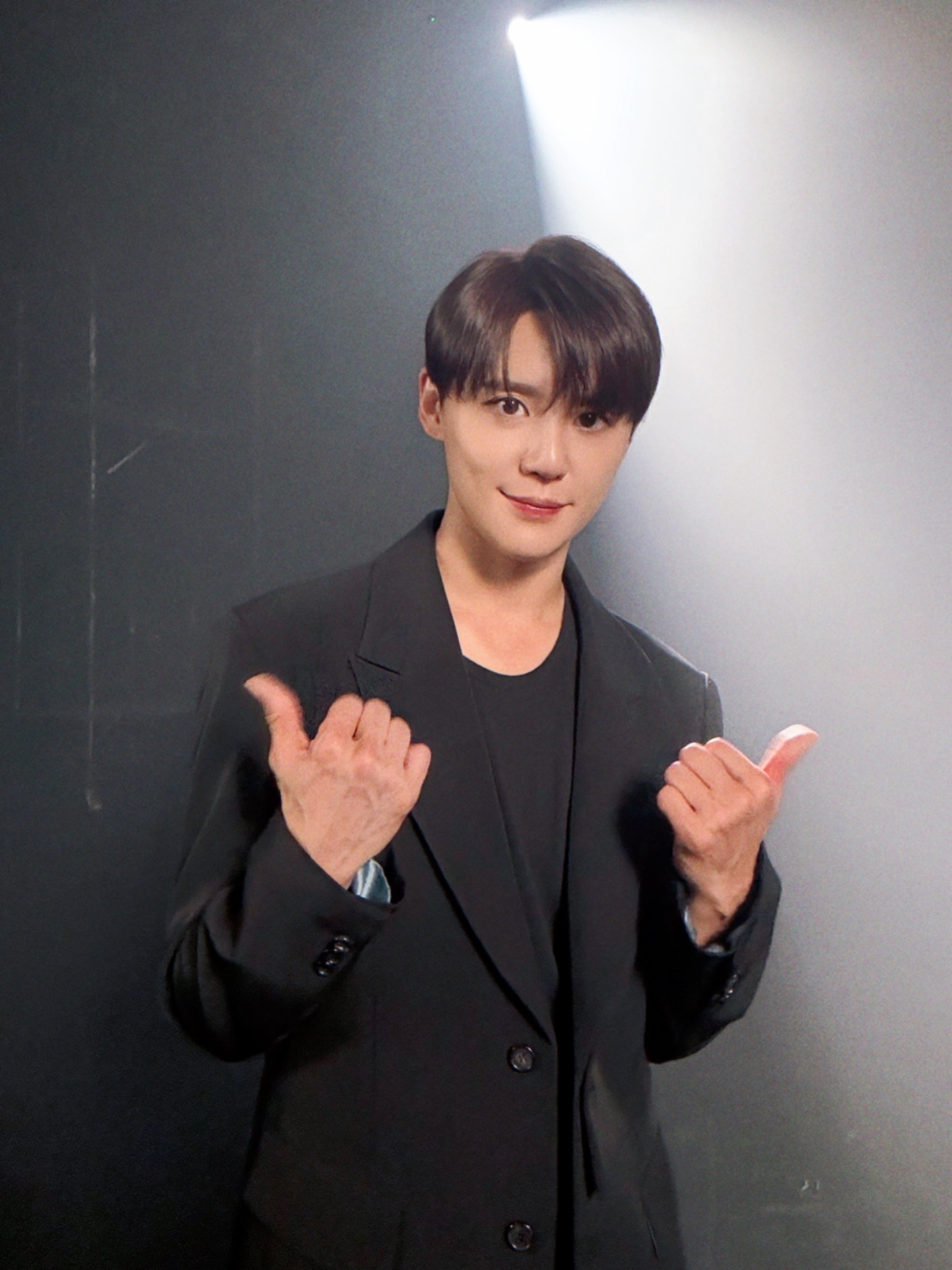 KIM JUN SU Community Post - 다들 노래 들어봤나? 코코넛들에게 작은 선물이되길바래^^ 내일 갈라콘에서 ...