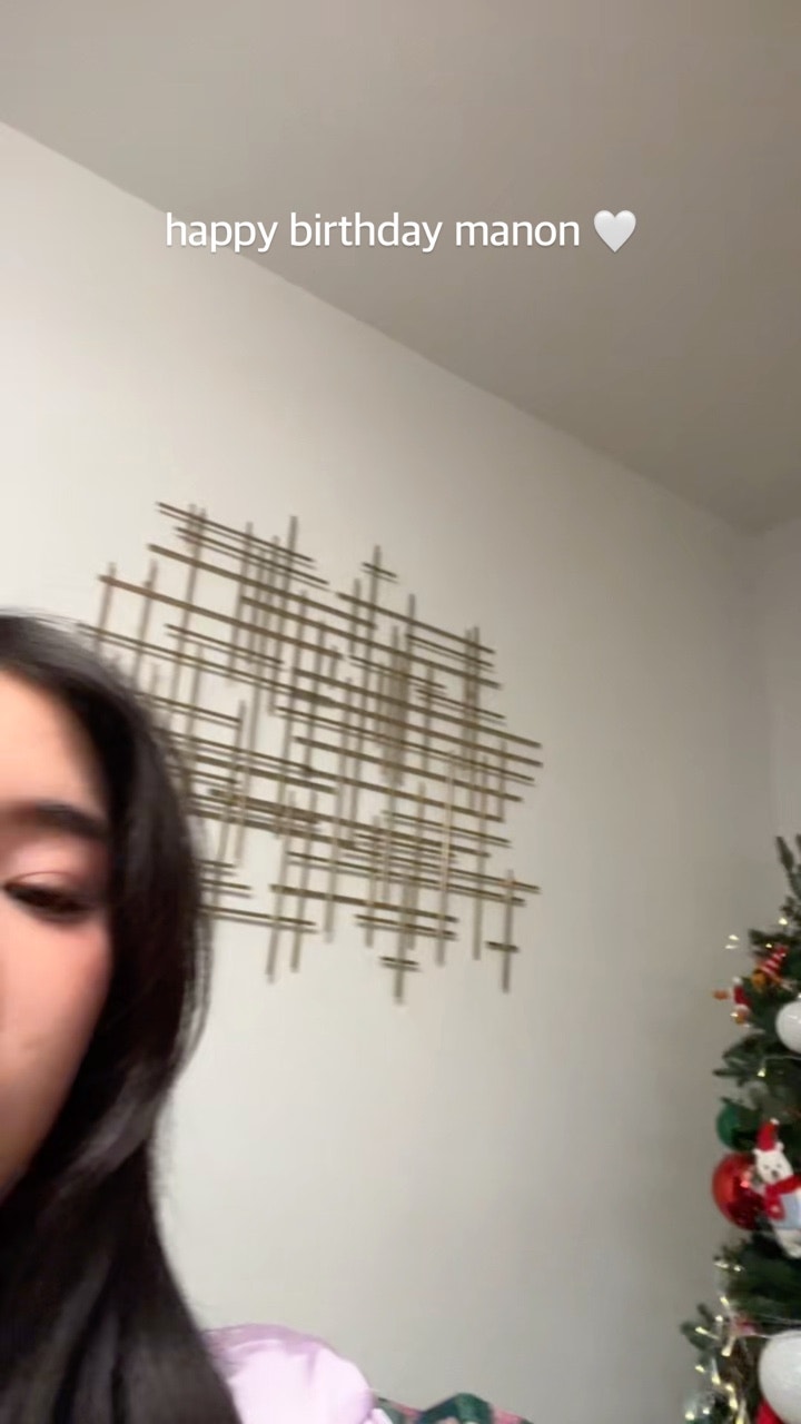 KATSEYE Community Moment - happy birthday manon 🤍