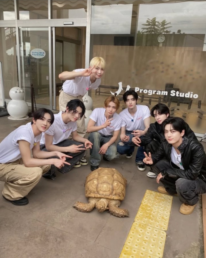 ENHYPEN Community Post - Good Morning, Engene 🌥️🌿 Let today be gentle ...