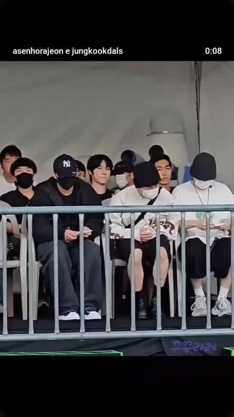 BTS Community Post - wow txt and bts together jin concert day 2 i love ...