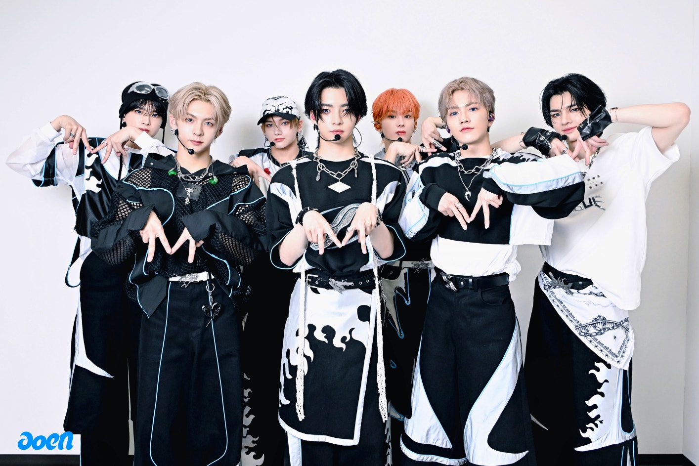 Weverse aoen Image - aoen Debut Single 'The Blue Sun' Open Space Live ...