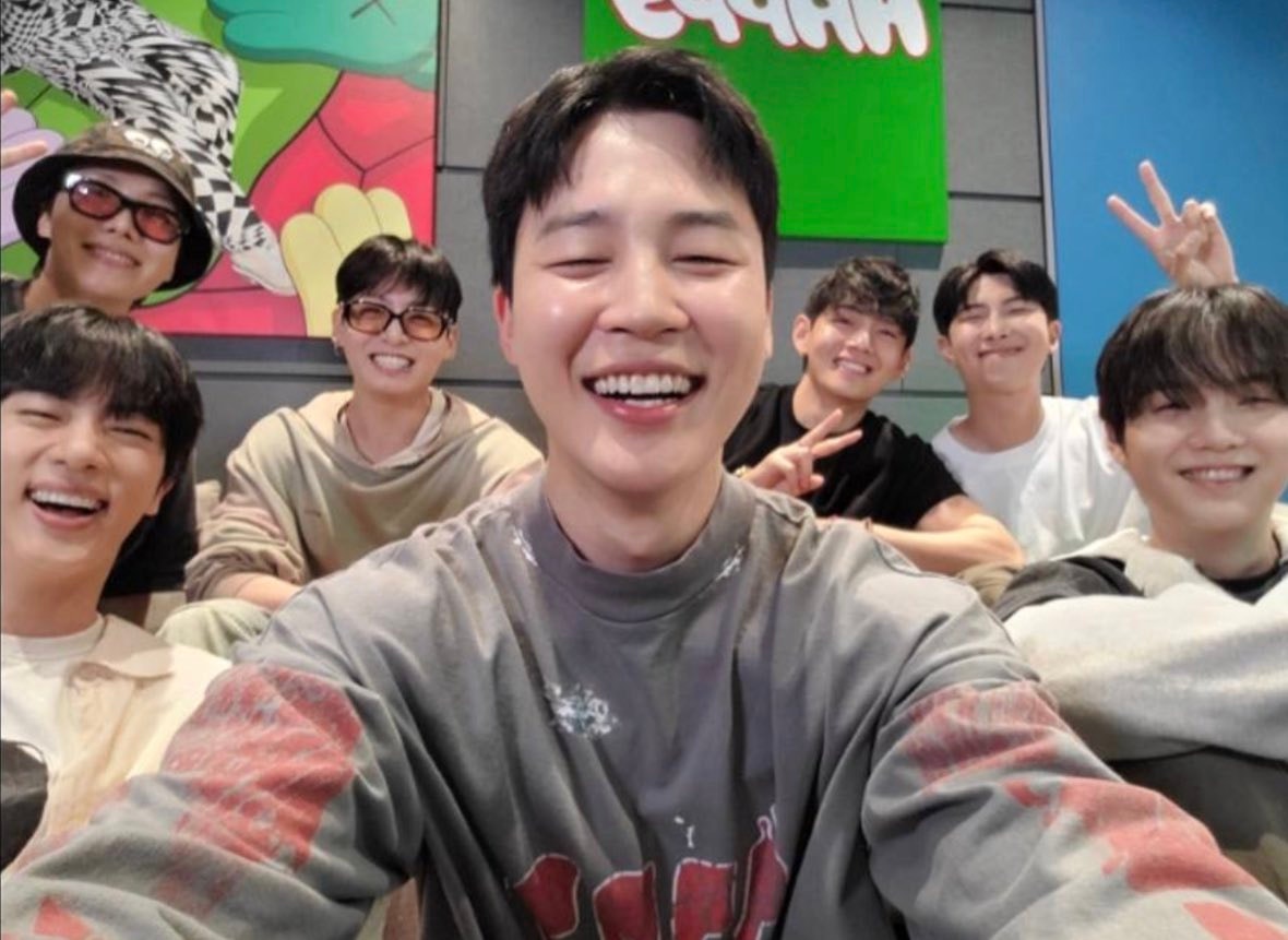 BTS Community Post - 本当に本当におかえりなさい 7人の笑顔最高です💜 これからちょくちょく会いに来てくれるなんて 幸せすぎる本当にありがとう すごくだいすきだよ。 #to_bts