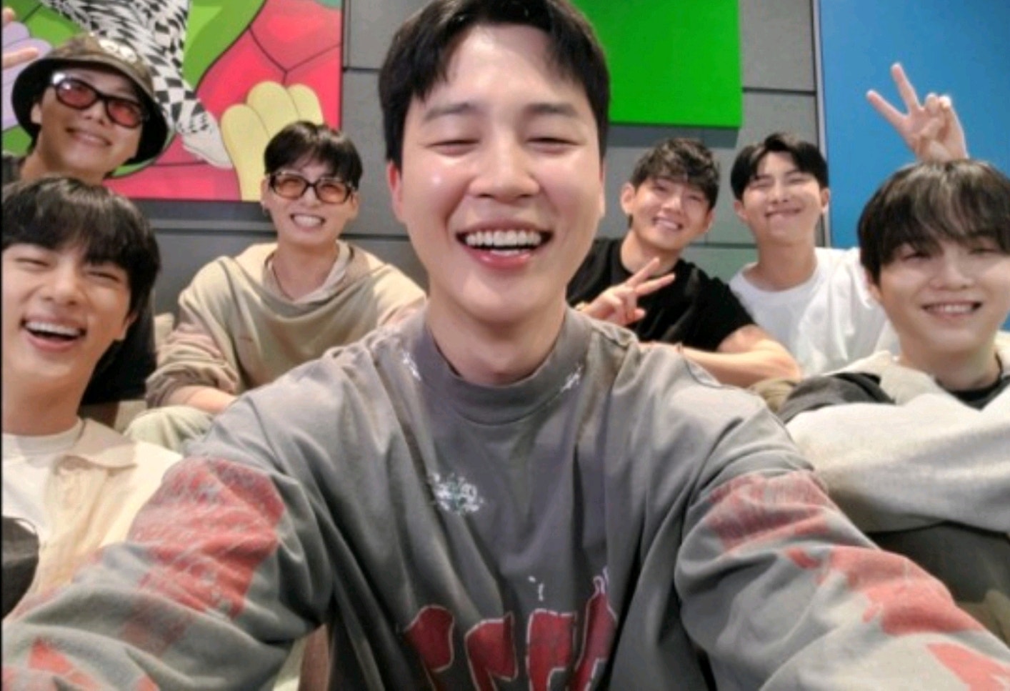 BTS Community Post - 🫶oh my seven Angel's 💫 🕊️ my happy place🏡