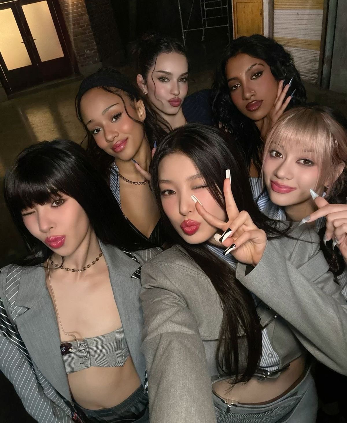 KATSEYE Community Post - could you all please check out my fanletter i ...