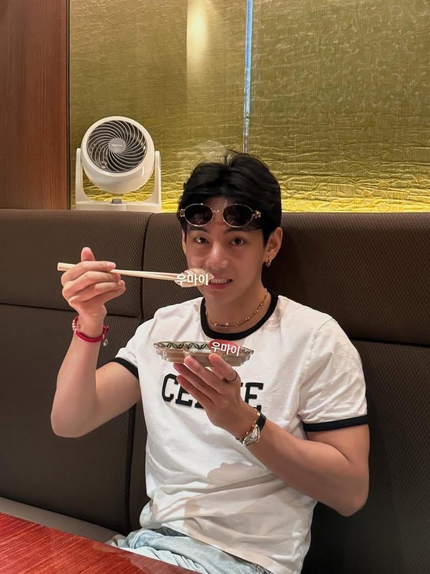 BTS Community Post - Taehyung on insta