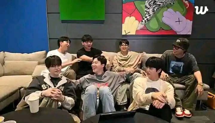BTS Community Post - Welcome back Bangtan... thank you for coming back ...