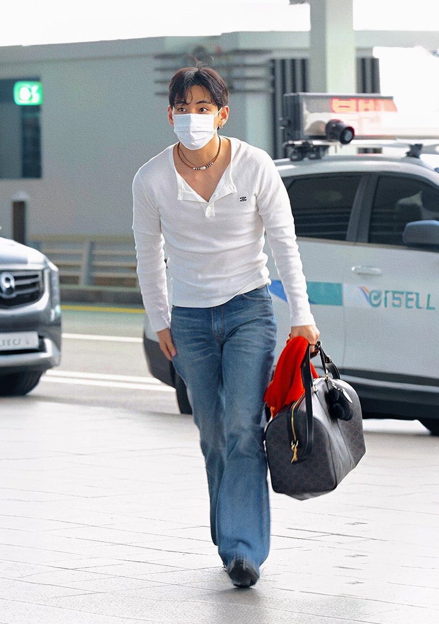 BTS Community Post - my Charming man ️ tae enjoy your event 💜 tae don't forget to take rest on ...