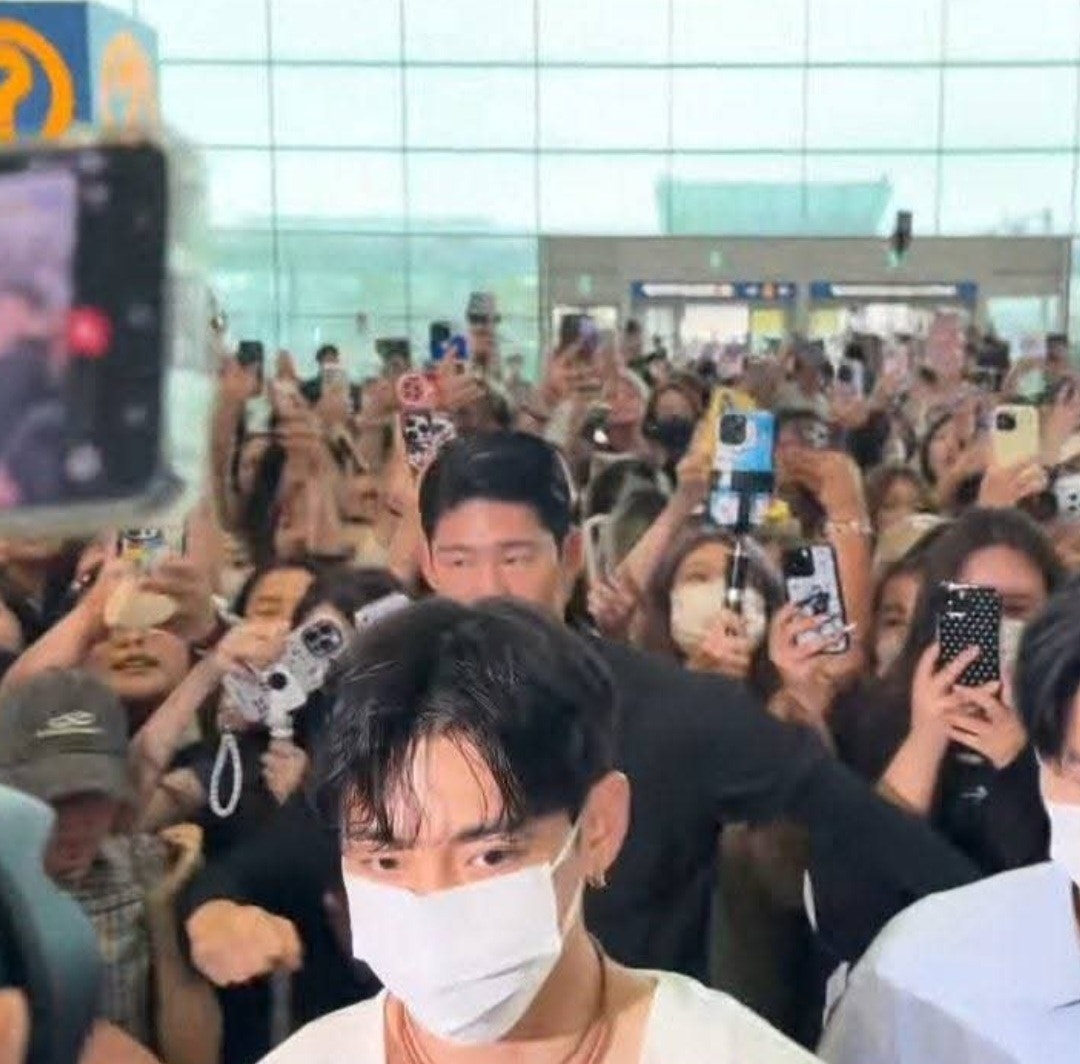 BTS Community Post - Wow this is INSAINE!!! Like your not even thinking ...