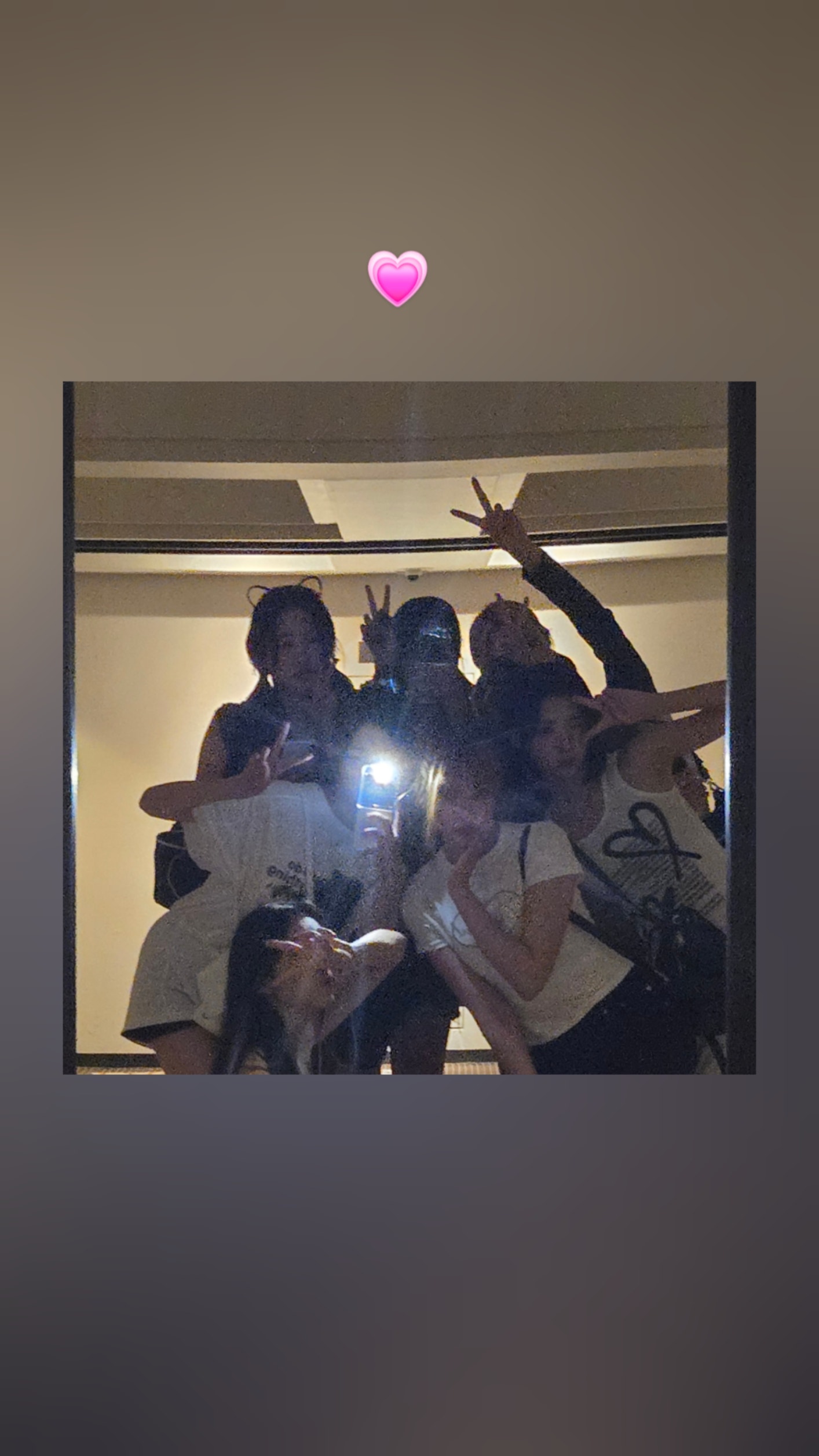 Hearts2Hearts Community Moment - 💗