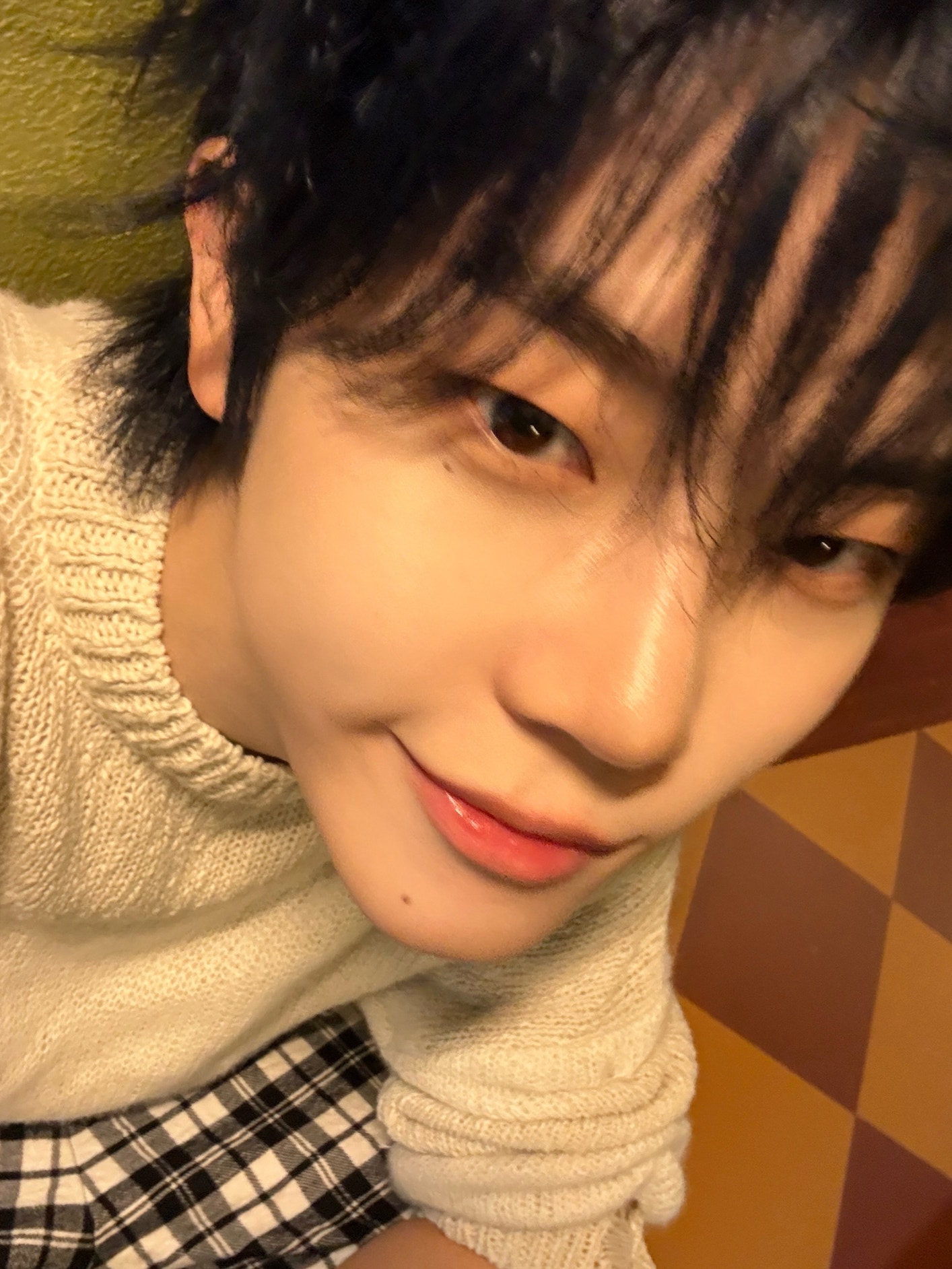 CLOSE YOUR EYES Community Post - - JANG YEOJUN