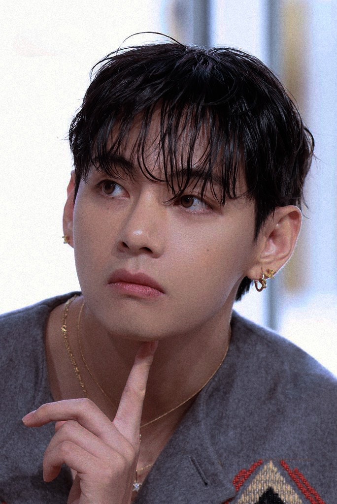 BTS Community Post - 태형이도 미국 LA에 가요. 방탄소년단 프로젝트 외에도 솔로 프로젝트도 그곳에서 진행했으면 좋겠어요. 더 많은 솔로 프로젝트 기대할게요 ...