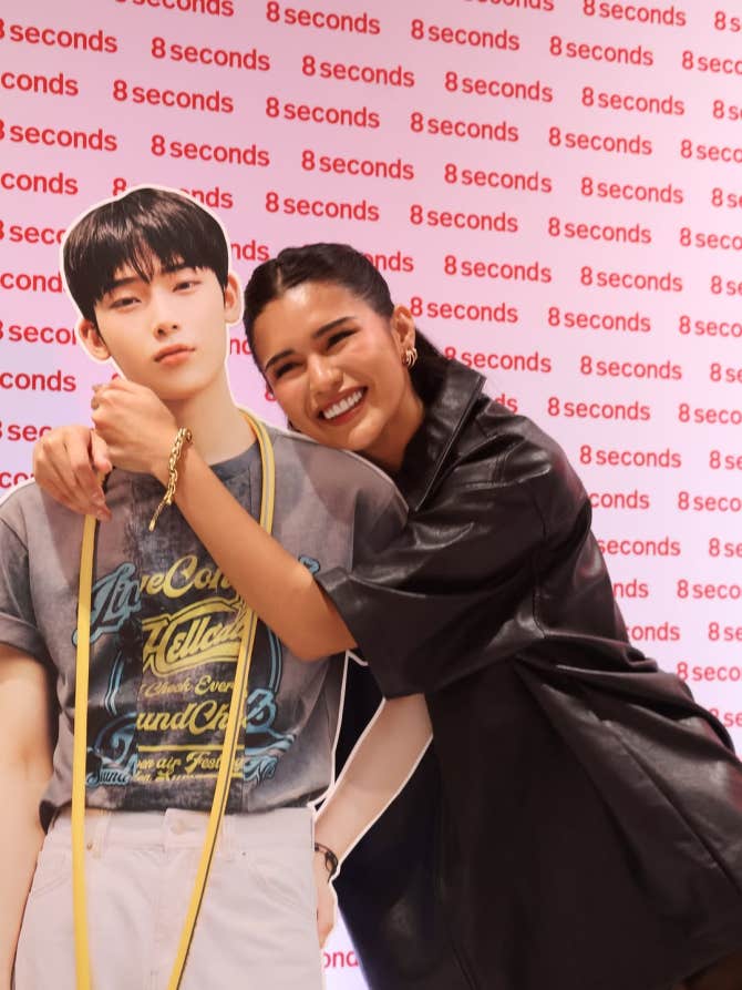 ENHYPEN Community Post - Miss world Philippines with sunoo standee 🤭💝