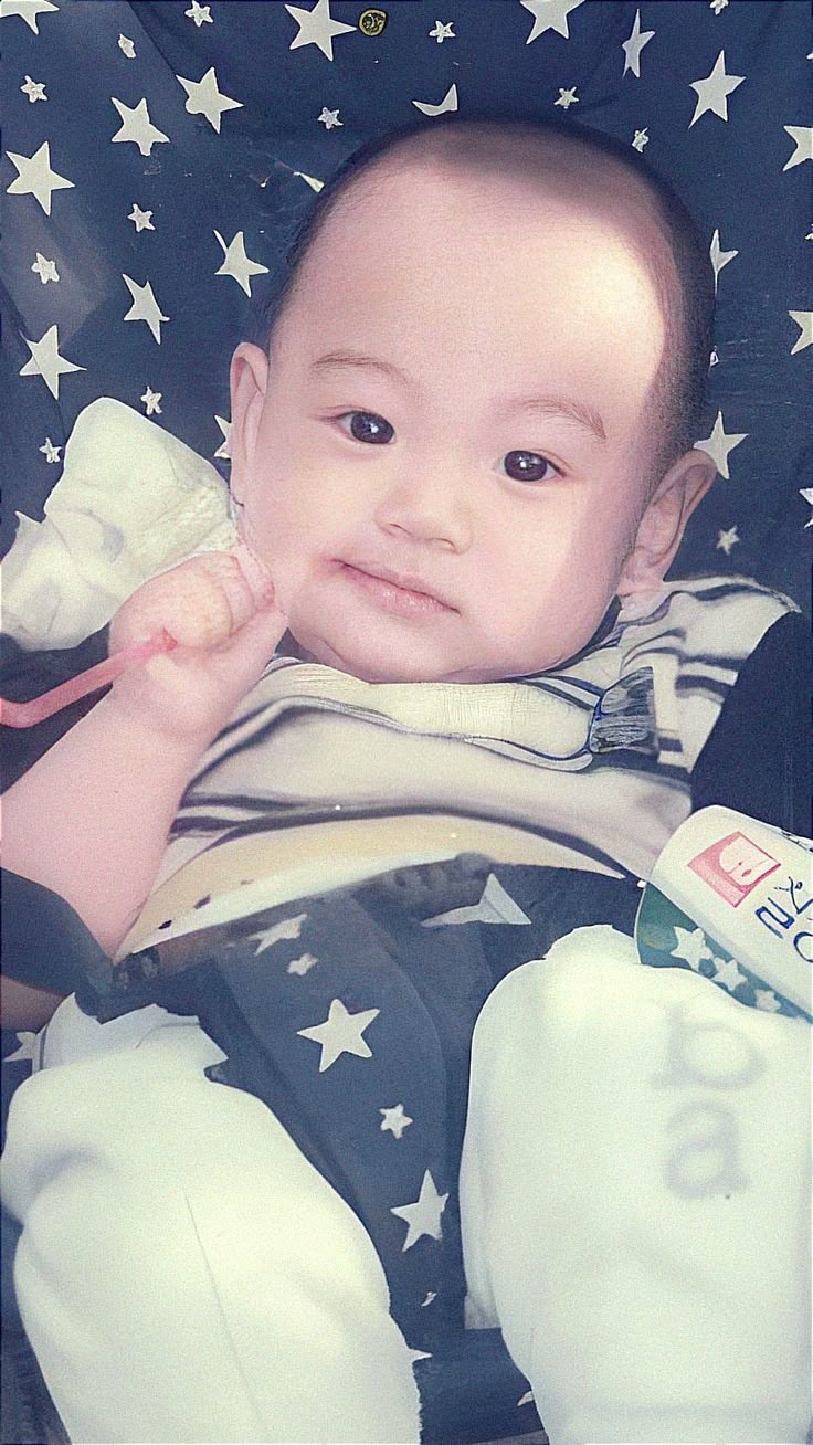BTS Community Post - Guess who is he??? How sweet he is.