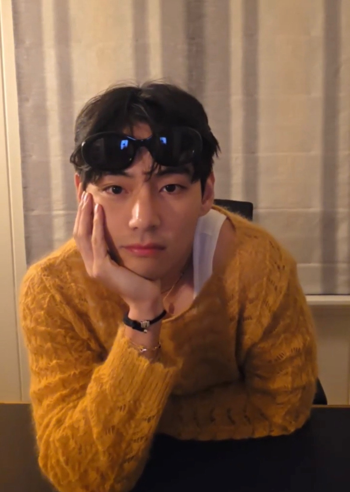 BTS Community Post - #dear_v_from_army 사랑하는 귀여운 사람💜💚 ️ 당신이 하는 말만 믿어요, 언제나 💜