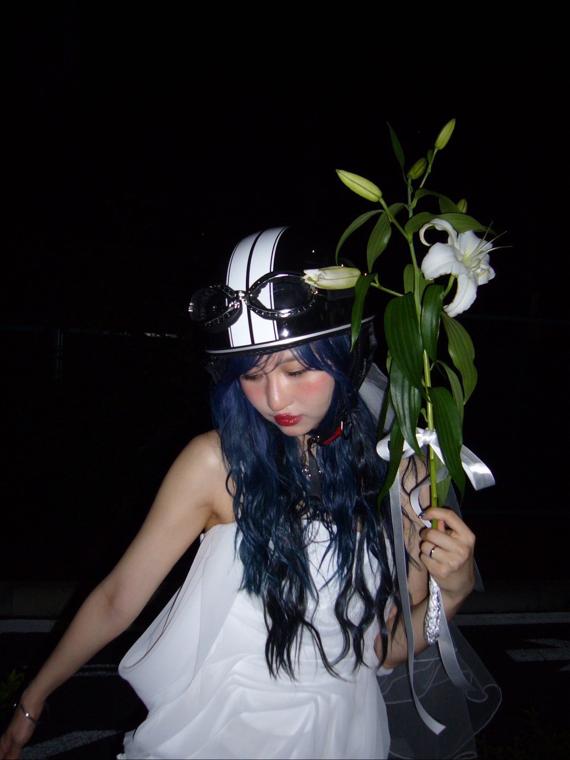 eill Community Post - mvみてくれた？🤍 youtube で感想コメントしてね♡ すぐ飛んでいく🪽🤍 - eill