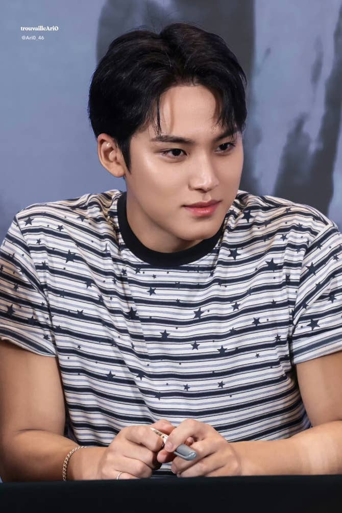 SEVENTEEN Community Post - 민규야, 괜찮아요? 눈이 왜 그래요? 어디가 아픕니까?(˃ ⌑ ˂ഃ )깨어나니 불편하다는 소식을 듣고 걱정이 되어 미칠 ...