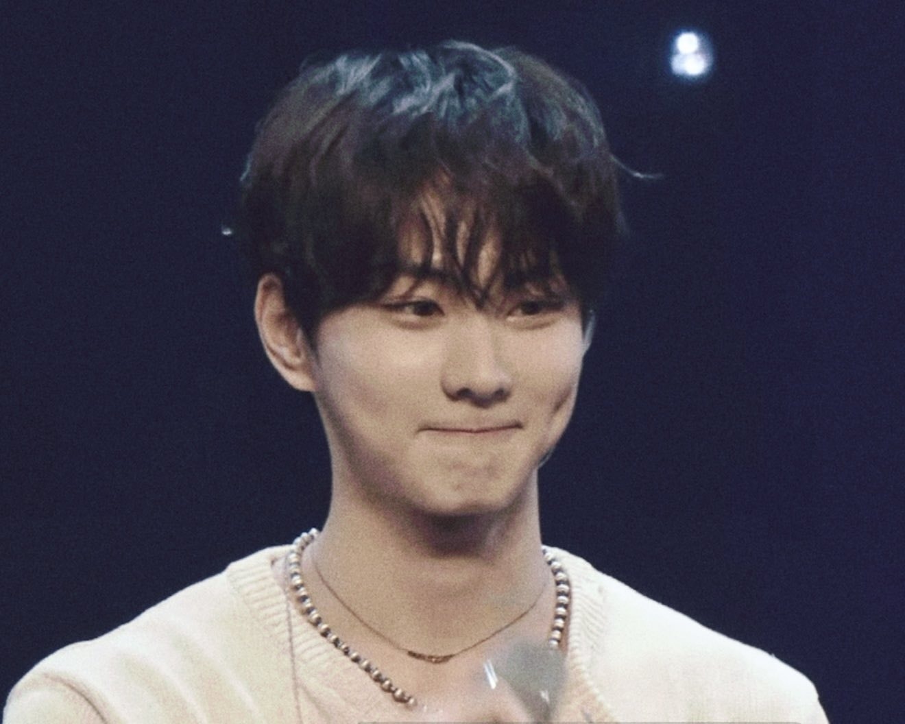 ENHYPEN Community Post - his dimple👈cutieeee😭🤏