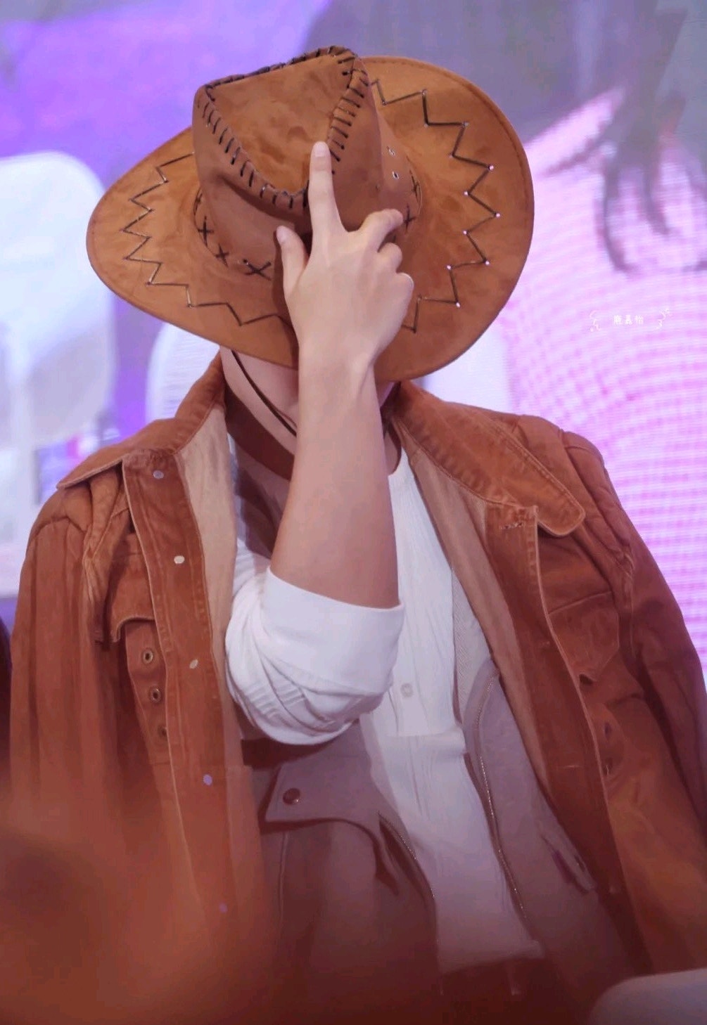SEVENTEEN Community Post - 🤎 te amo my cowboy