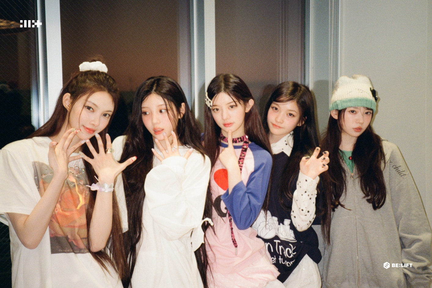 Weverse ILLIT Image - [Behind Cut] ILLIT (아일릿) 'bomb' Film Photos