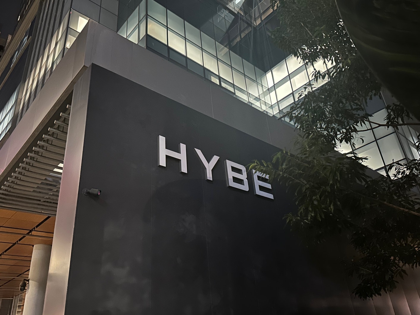 BTS Community Post - 6年了 终于来了🥲