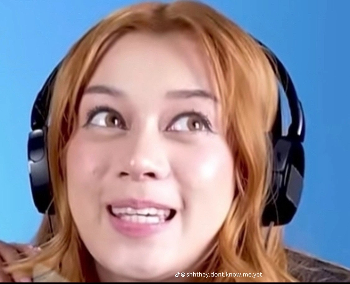 KATSEYE Community Post - silly megan photos