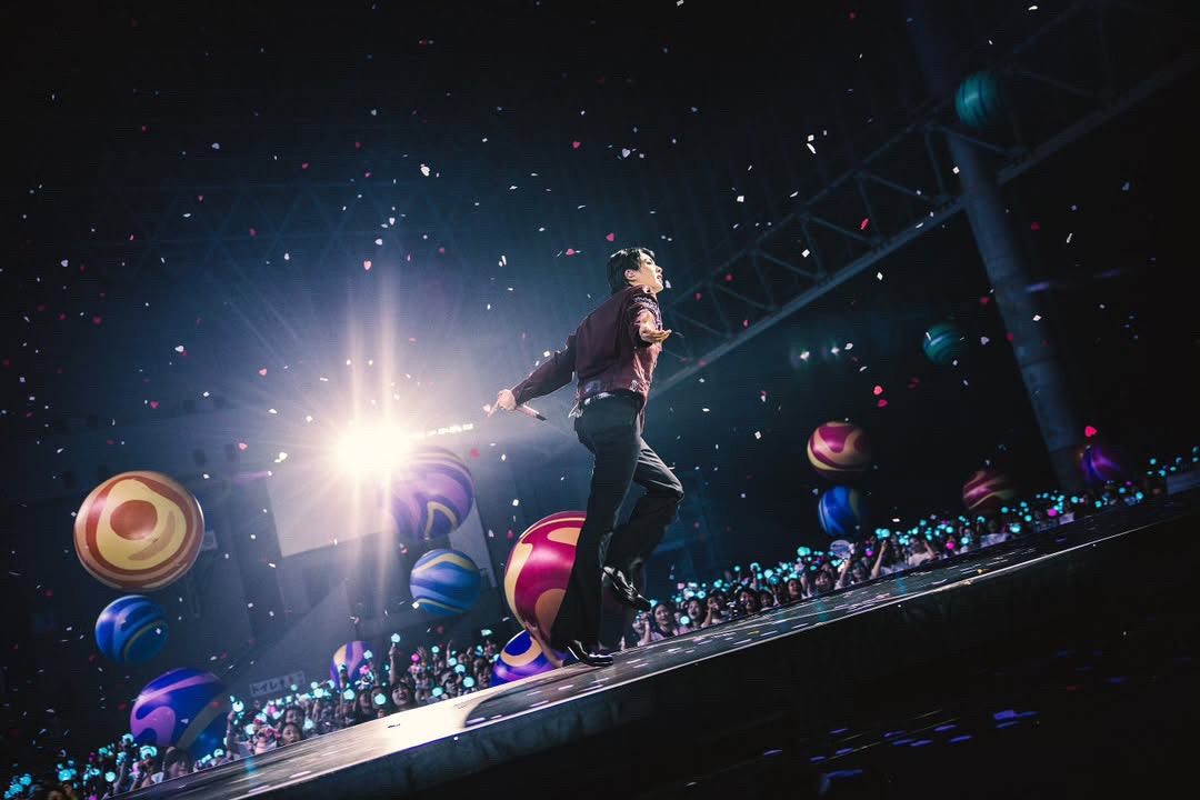BTS Community Post - 絶賛JINロス⋯ あなたに会えた日に戻りたい⋯ それまでに色んなこと考えて 準備していた日々⋯ 会え ...