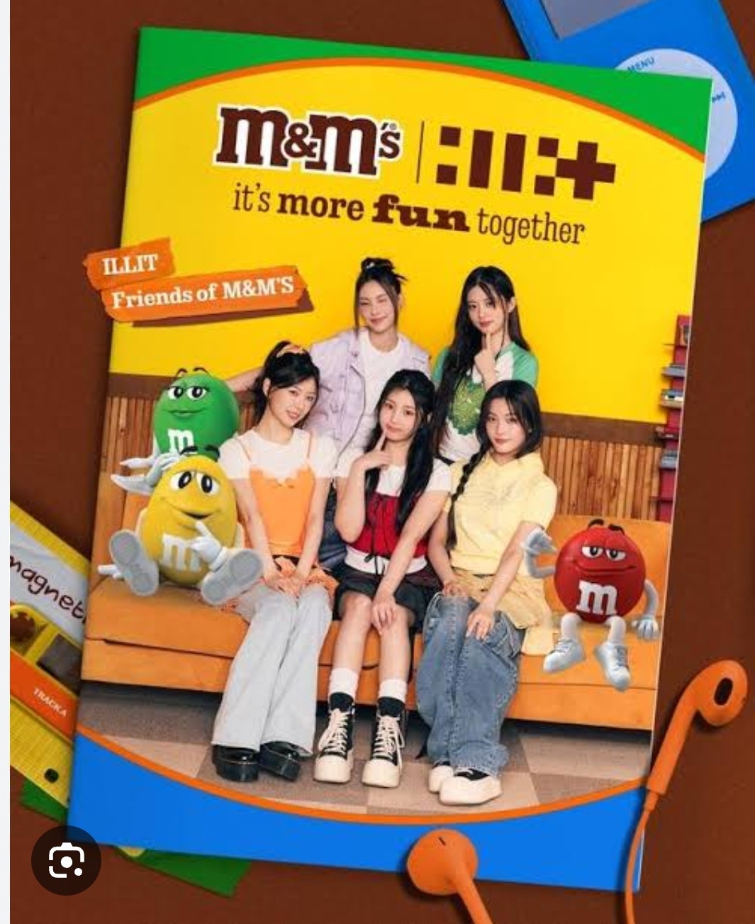 ILLIT Community Post - — PEOPLE I WANT THIS M&M IN BRAZIL NOW 🤚 — GENTE EU QUERO ESSE M&M NO ...