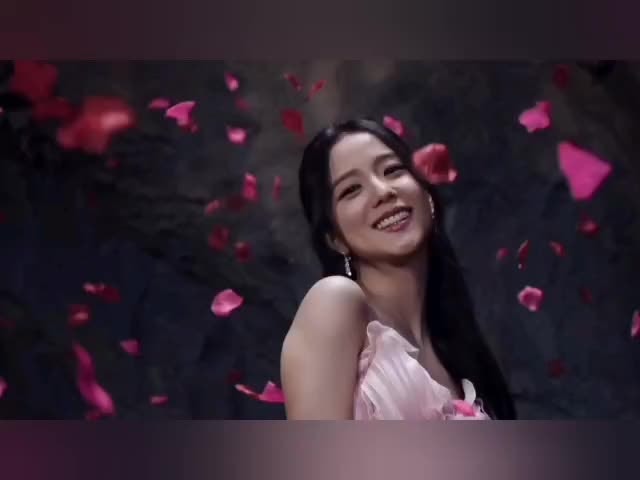 BLACKPINK Community Post - Guys what do u think?? #jisoo #yourlove
