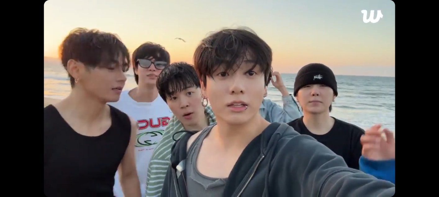 BTS Community Post - good afternoon dear army’s 🌷 i hope you day is ...