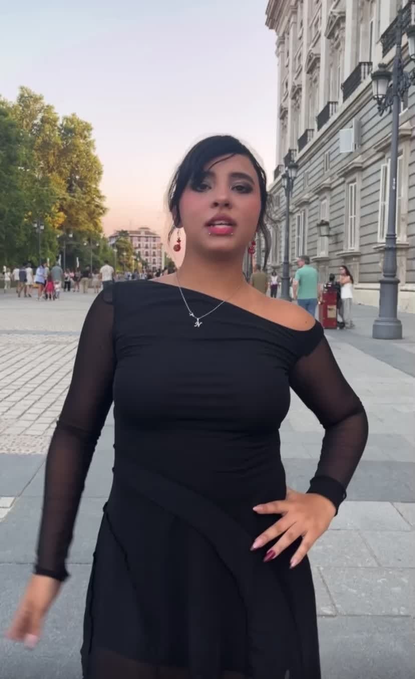 KATSEYE Community Post - a tiktok i film with some friends ️