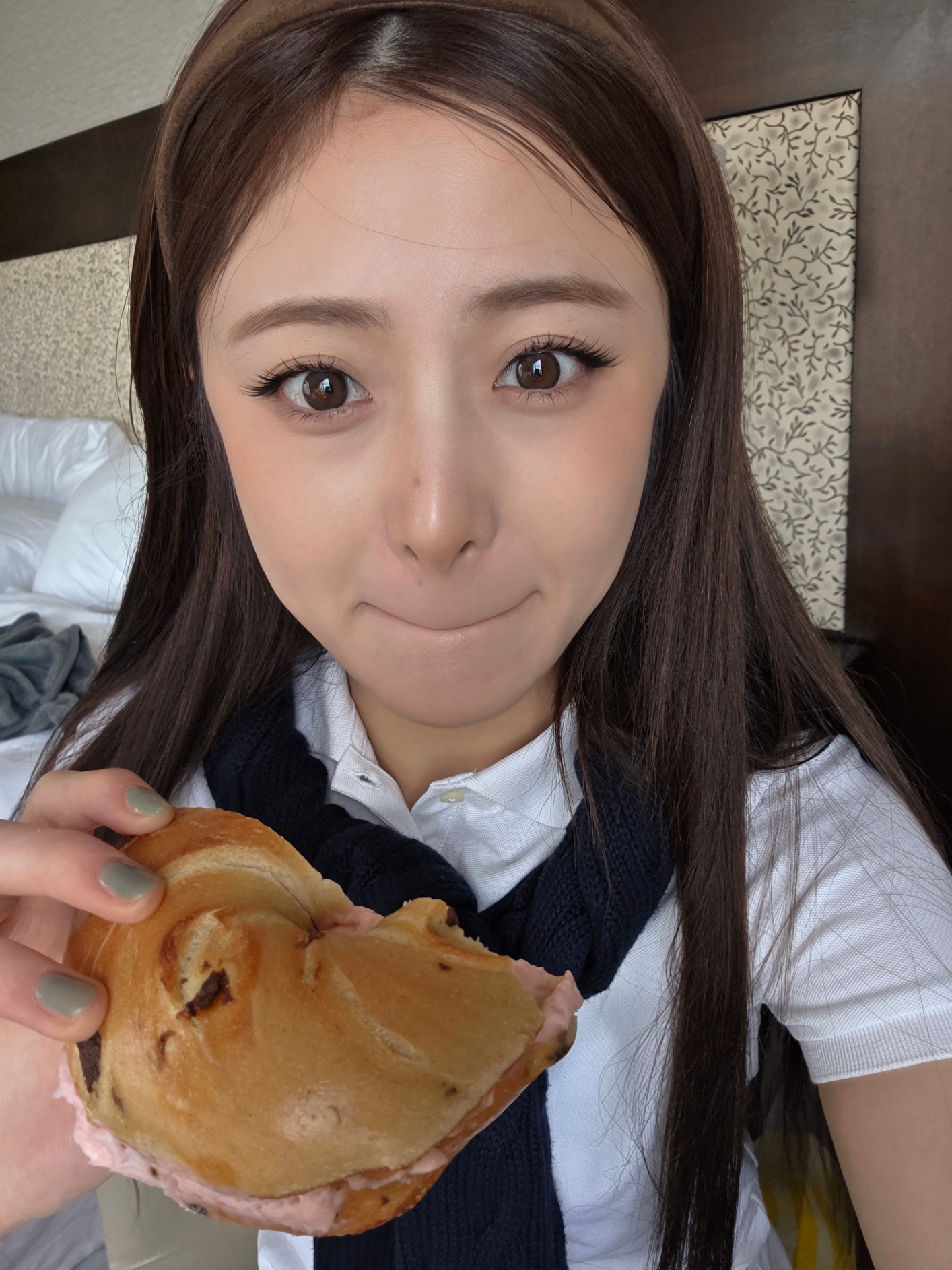 LE SSERAFIM Community Post - omg - HUH YUNJIN