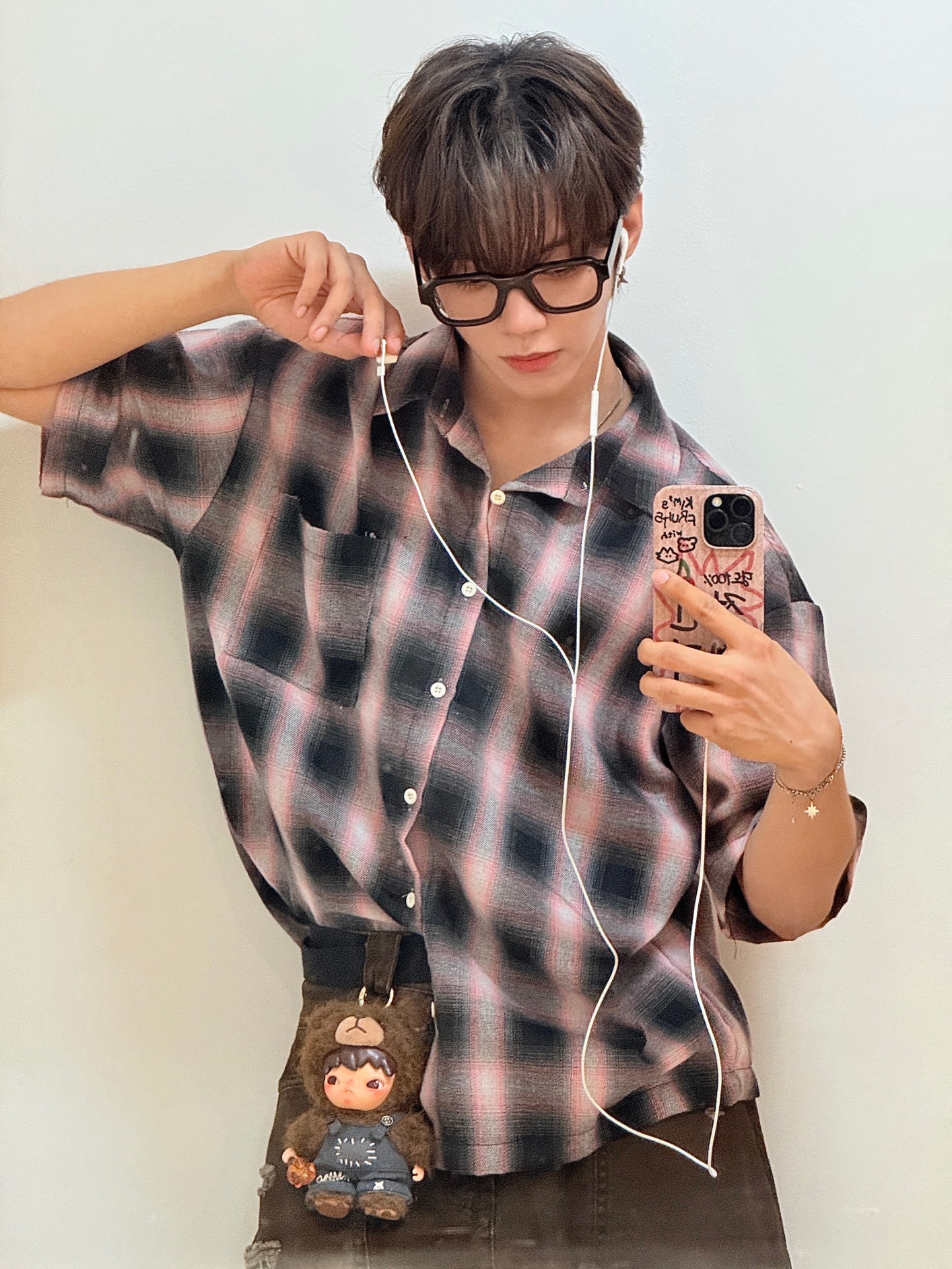 AHOF Community Post - 헤헤 😗 - JL