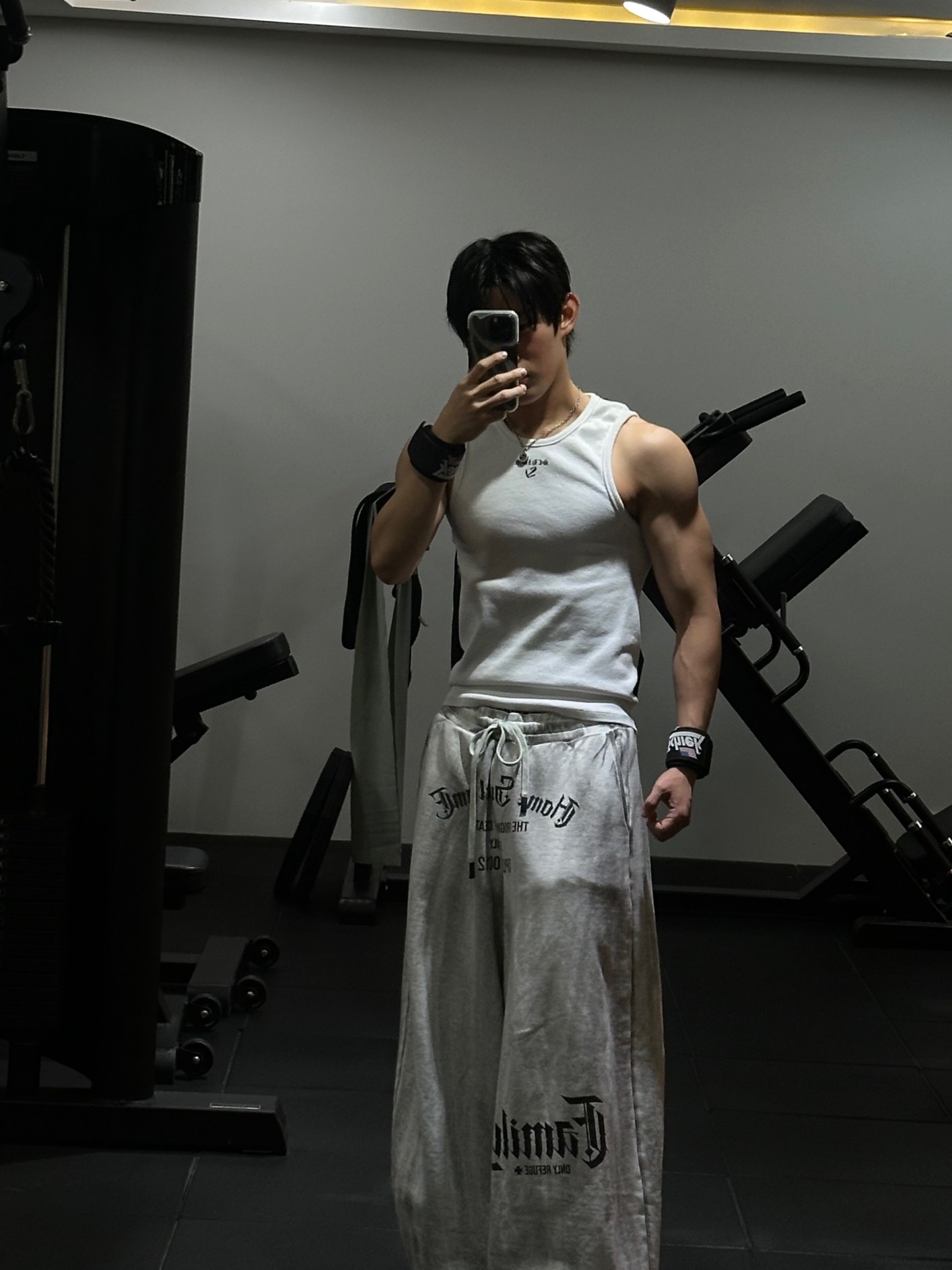 AHOF Community Post - 오랜만에 오운완🥰 - STEVEN