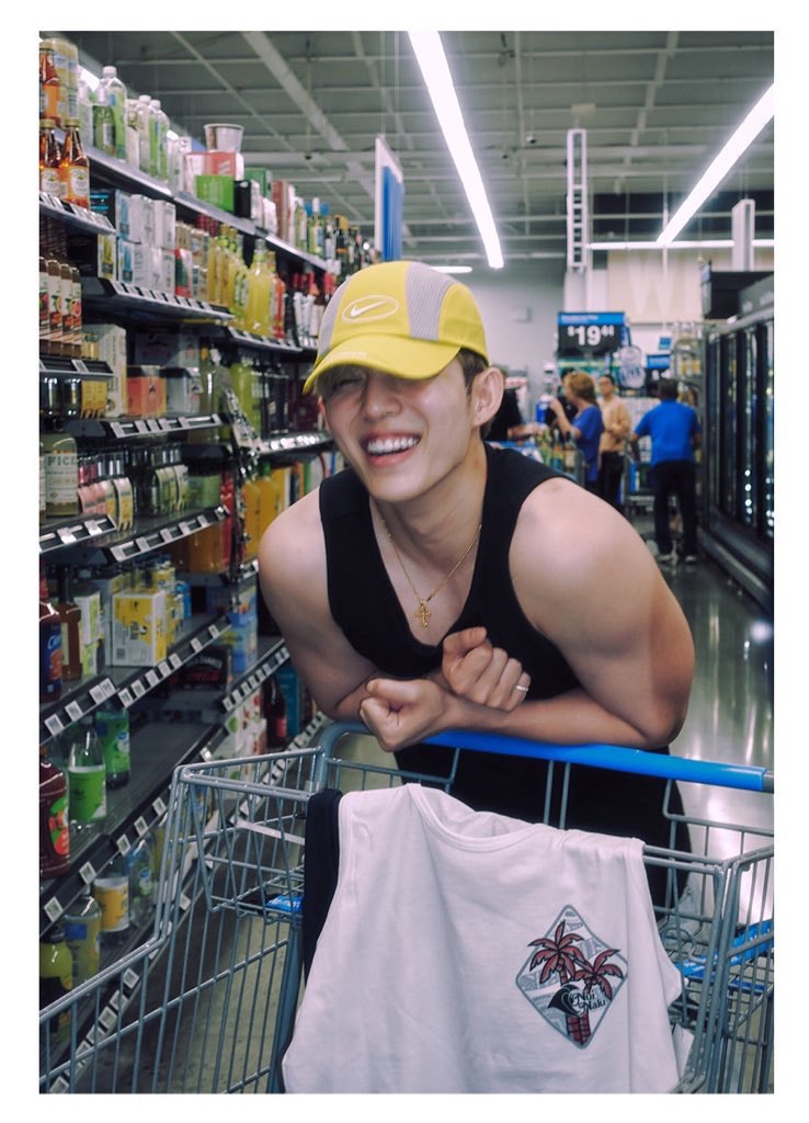 SEVENTEEN Community Post - these photos are chef’s kisses 👩‍🍳💋😘