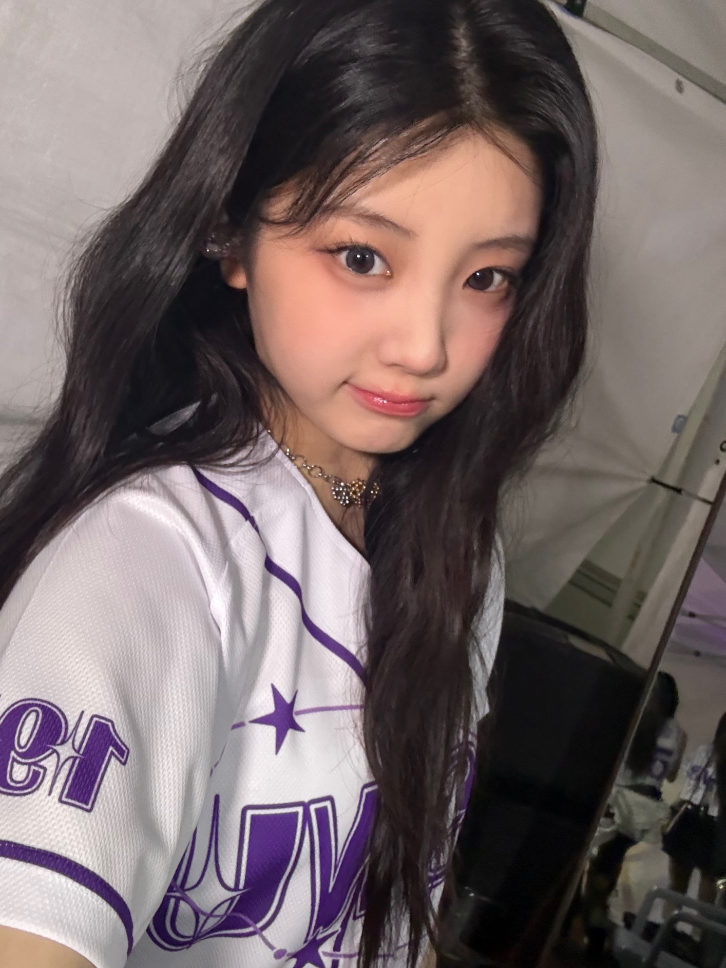 ILLIT Community Post - 수정이 언니들 덕분에 즐거웠어요 ~ 감기기운이 있다면 바로 병원으로 달려가세요 ~! 🏃🏻‍♀️ 💨 💕 - WONHEE