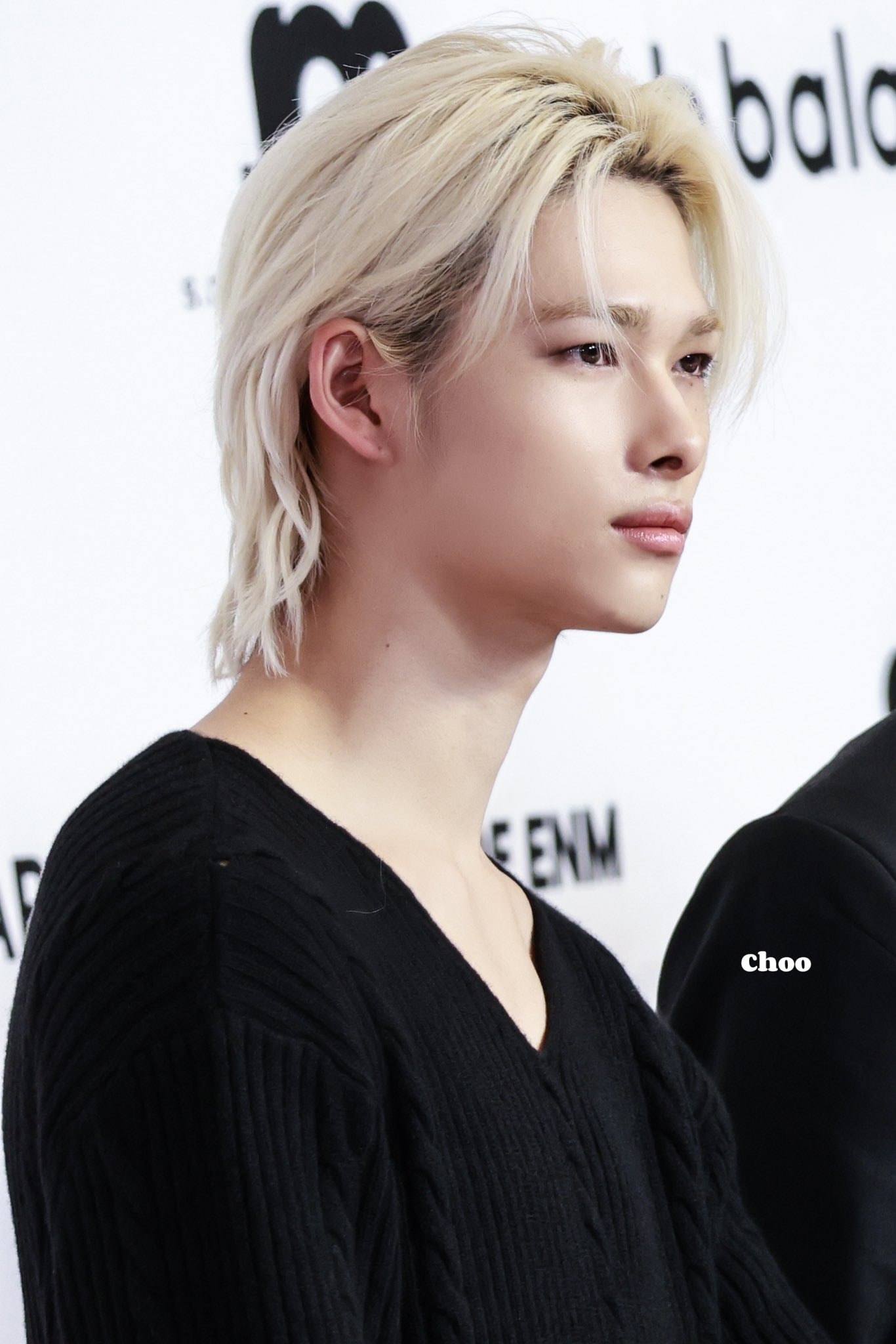 ENHYPEN Community Post - MULLET NI-KI WTFFF HE'S SO HANDSOMEEE