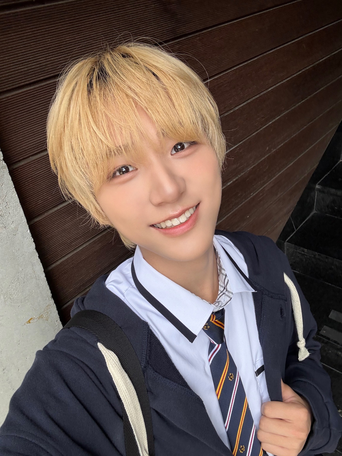 AHOF 커뮤니티 포스트 - 우리의 첫 번째 자컨🏫 다음 AH-OFF도 기대해 주세요〜📺 (마지막으로 까먹었던 가방은 나중에 ...