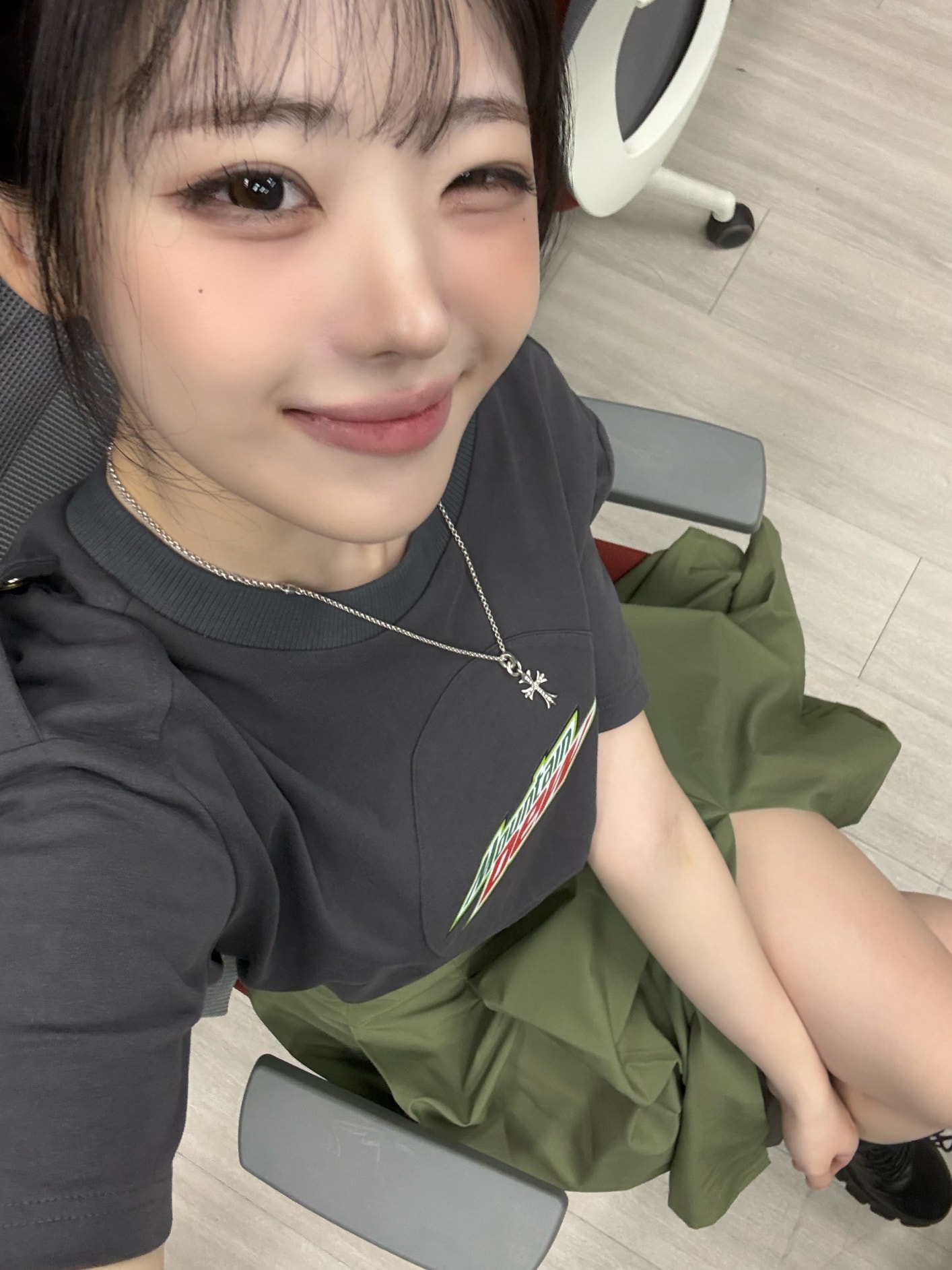 QWER Community Post - play! we! dew!💚 포뇨..? - Hina